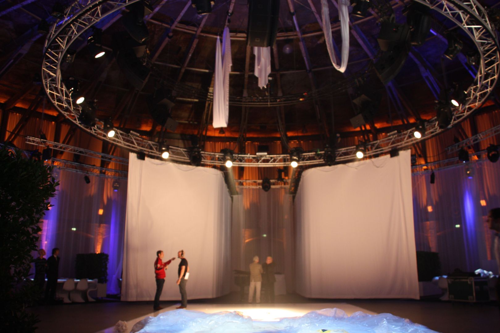 Thearent - WENTEX® Eurotrack is a top-of-the-line rail system that ...