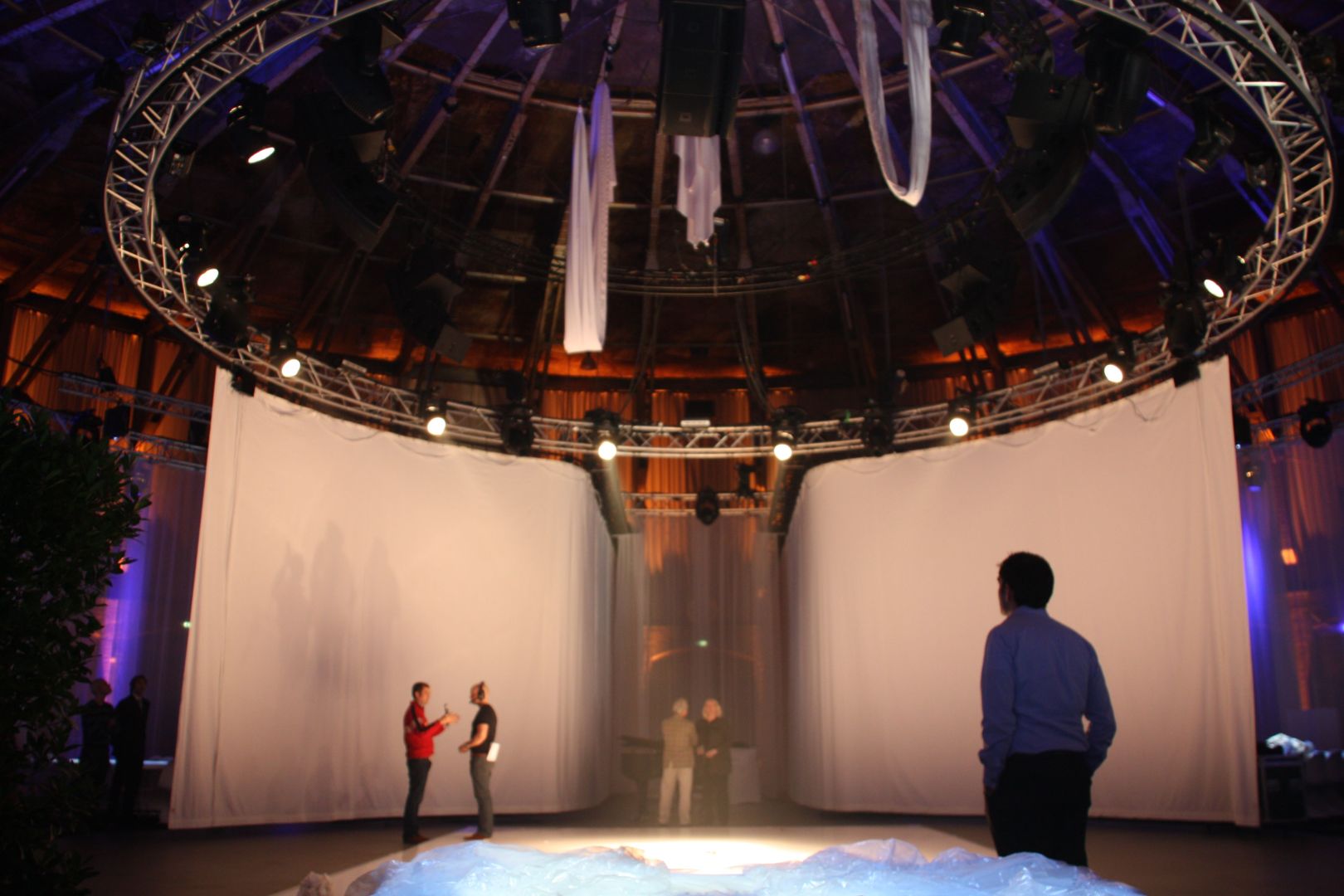 Thearent - WENTEX® Eurotrack is a top-of-the-line rail system that ...